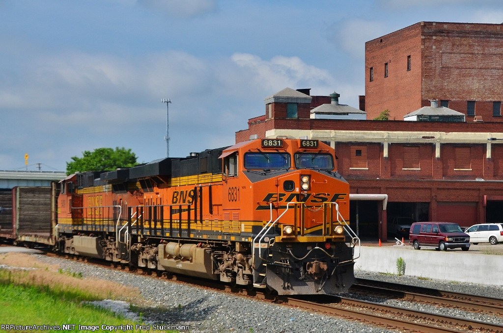 BNSF 6831